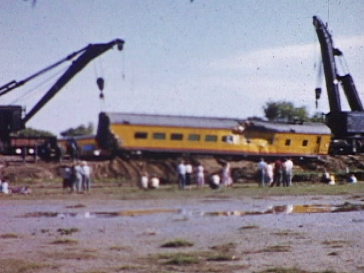 Wrecks and Clean-up Trains – American Train Video Reviews