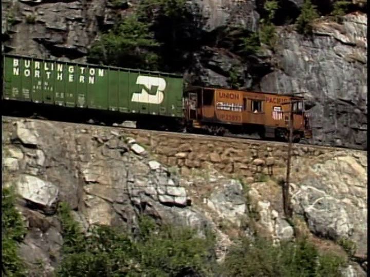 Union Pacific’s Feather River Route – American Train Video Reviews