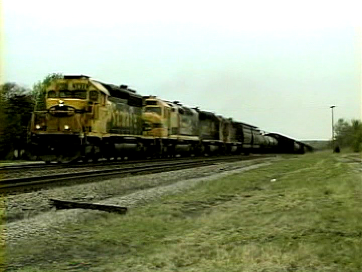 BNSF’s Monett and Cherokee Subs – American Train Video Reviews